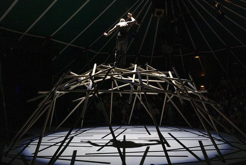 TERCES - Cirque Ici - Johann Le Guillerm - Corbas TERCES - Cirque Ici - Johann Le Guillerm - Corbas